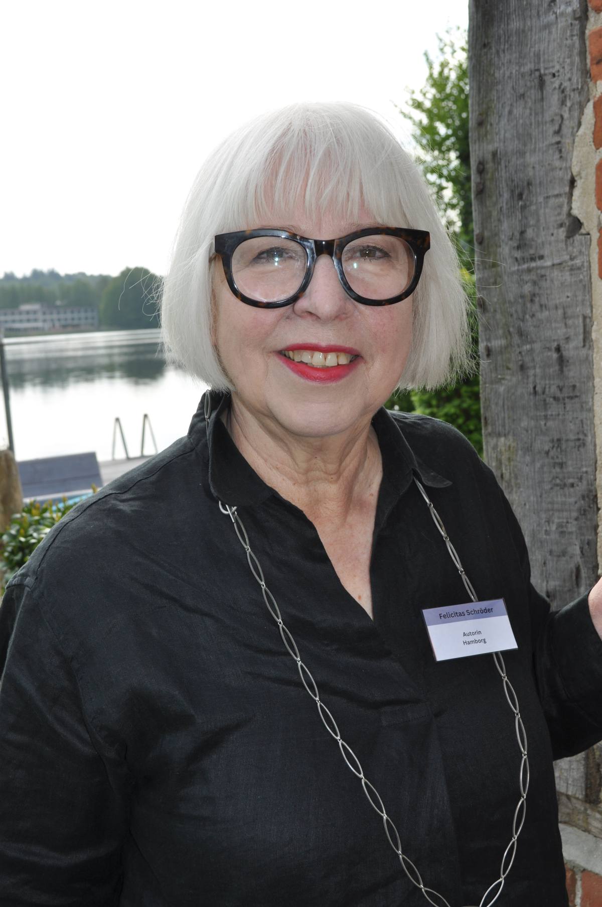 Felicitas Schröder - Twee Cappuccini - Zentrum für Niederdeutsch in ...